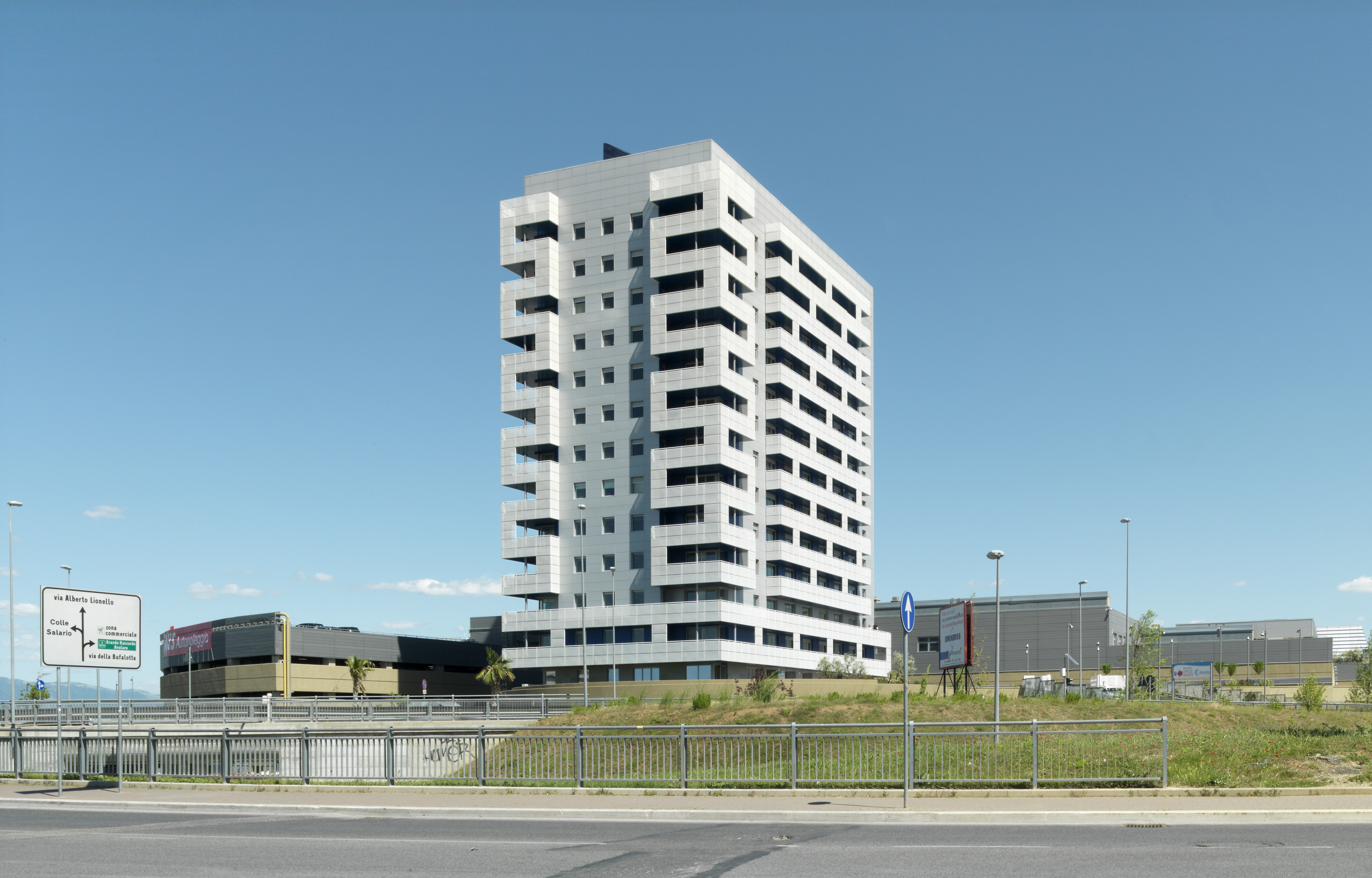 Office Building and Parking Garage by Valle Architetti Associati ...