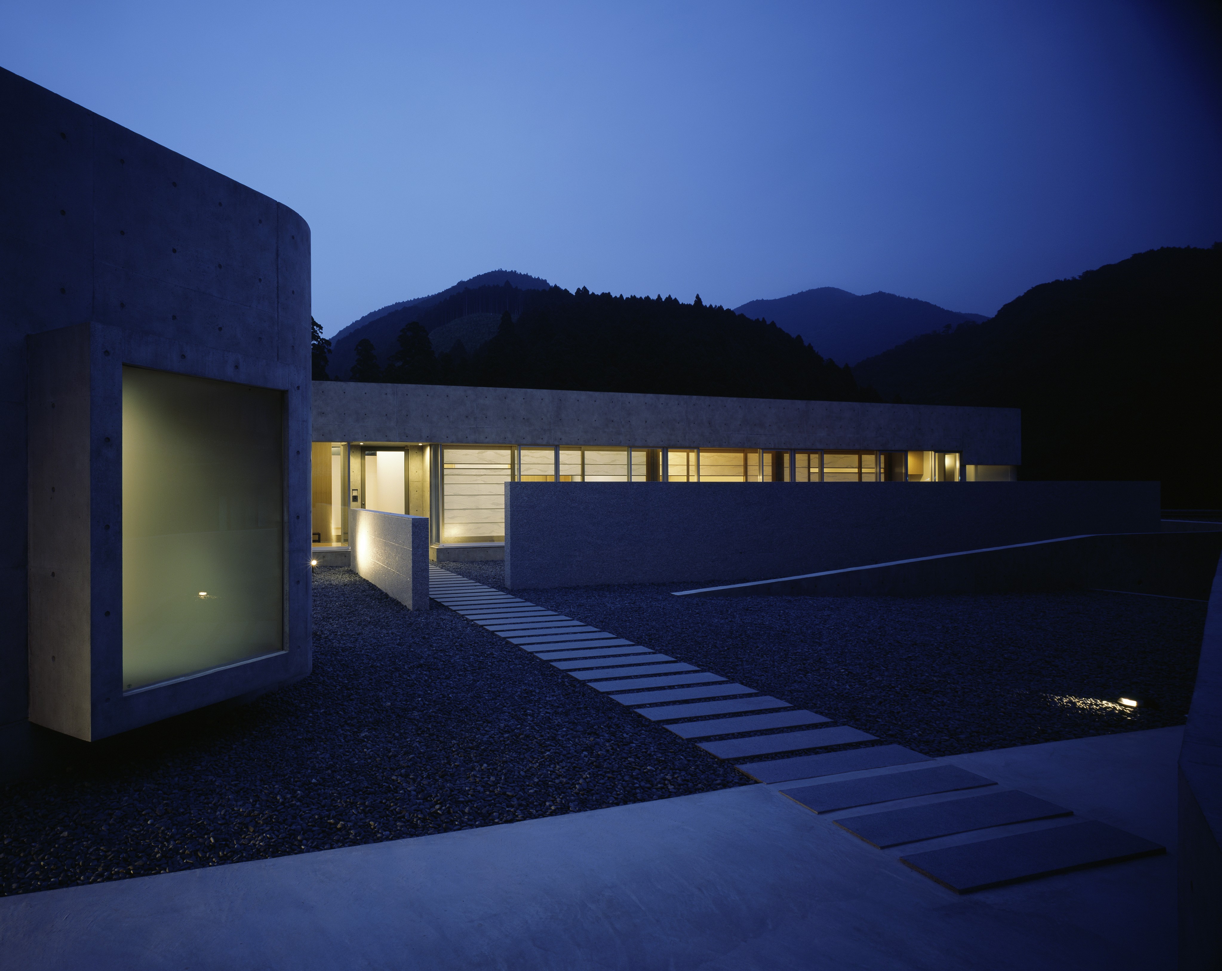 Horizontal House 水平の家 - Architizer