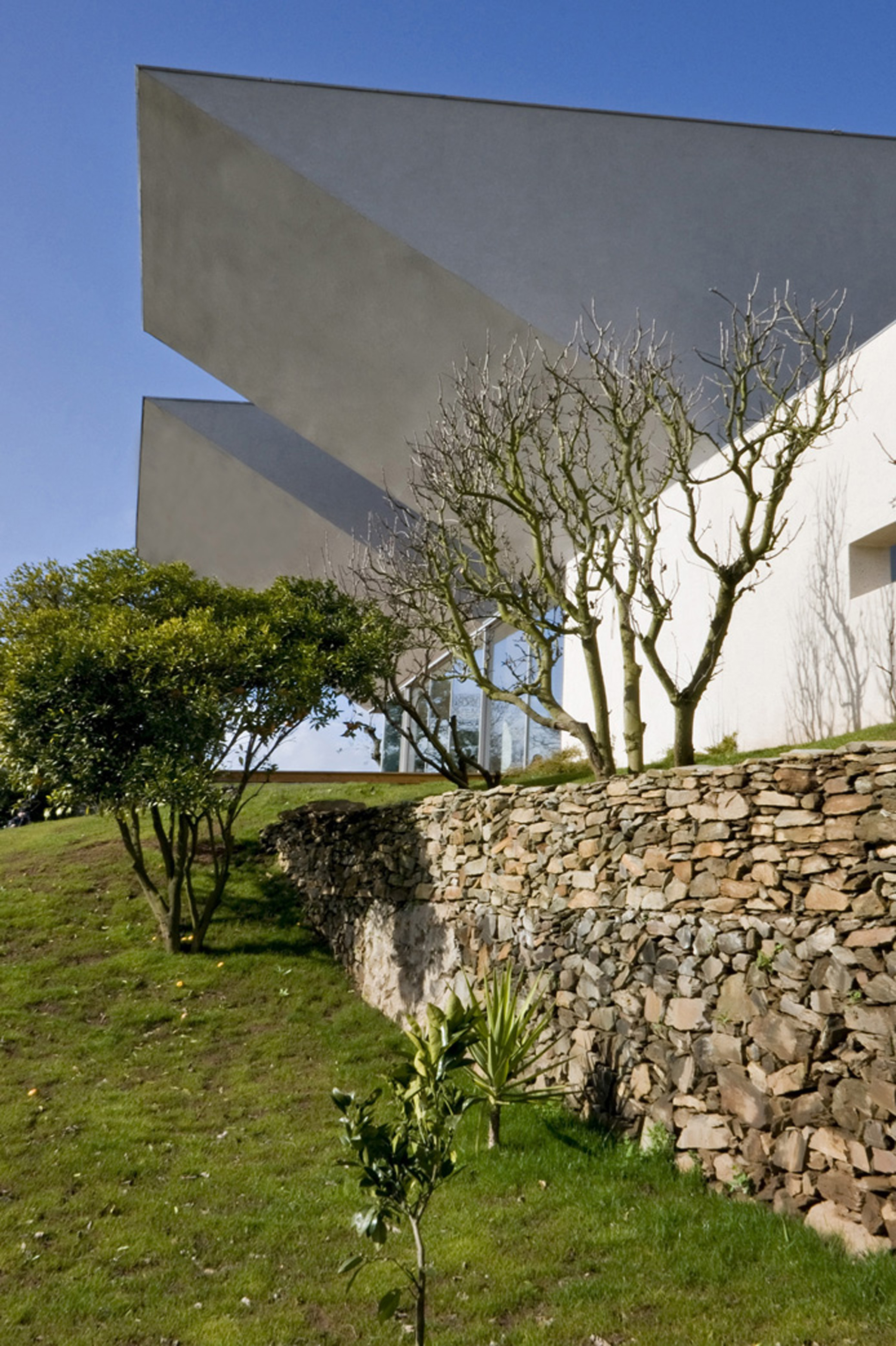 House in Lousado by CORREIA/RAGAZZI Arquitectos - Architizer