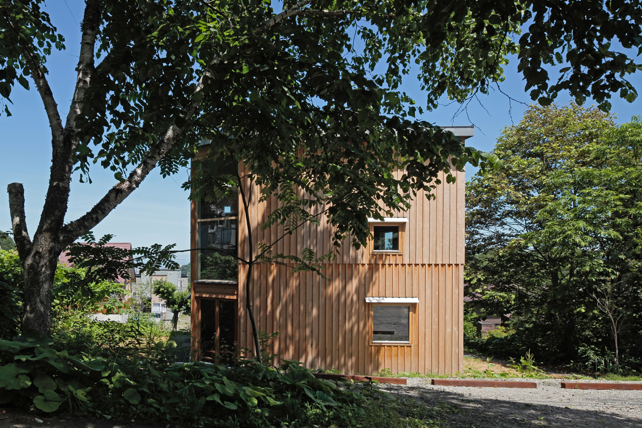 Small Box House by Akasaka Shinichiro Atelier - Architizer