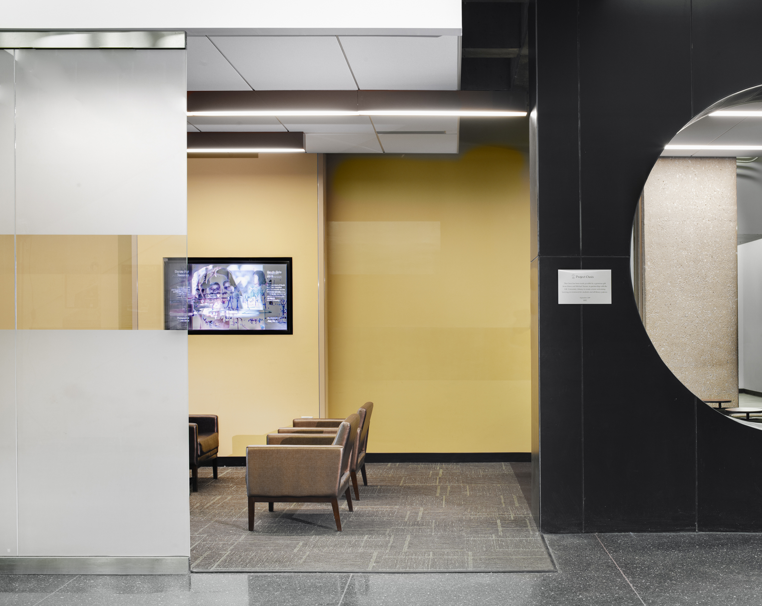 University of Illinois at Chicago Richard J. Daley Library Corridor ...