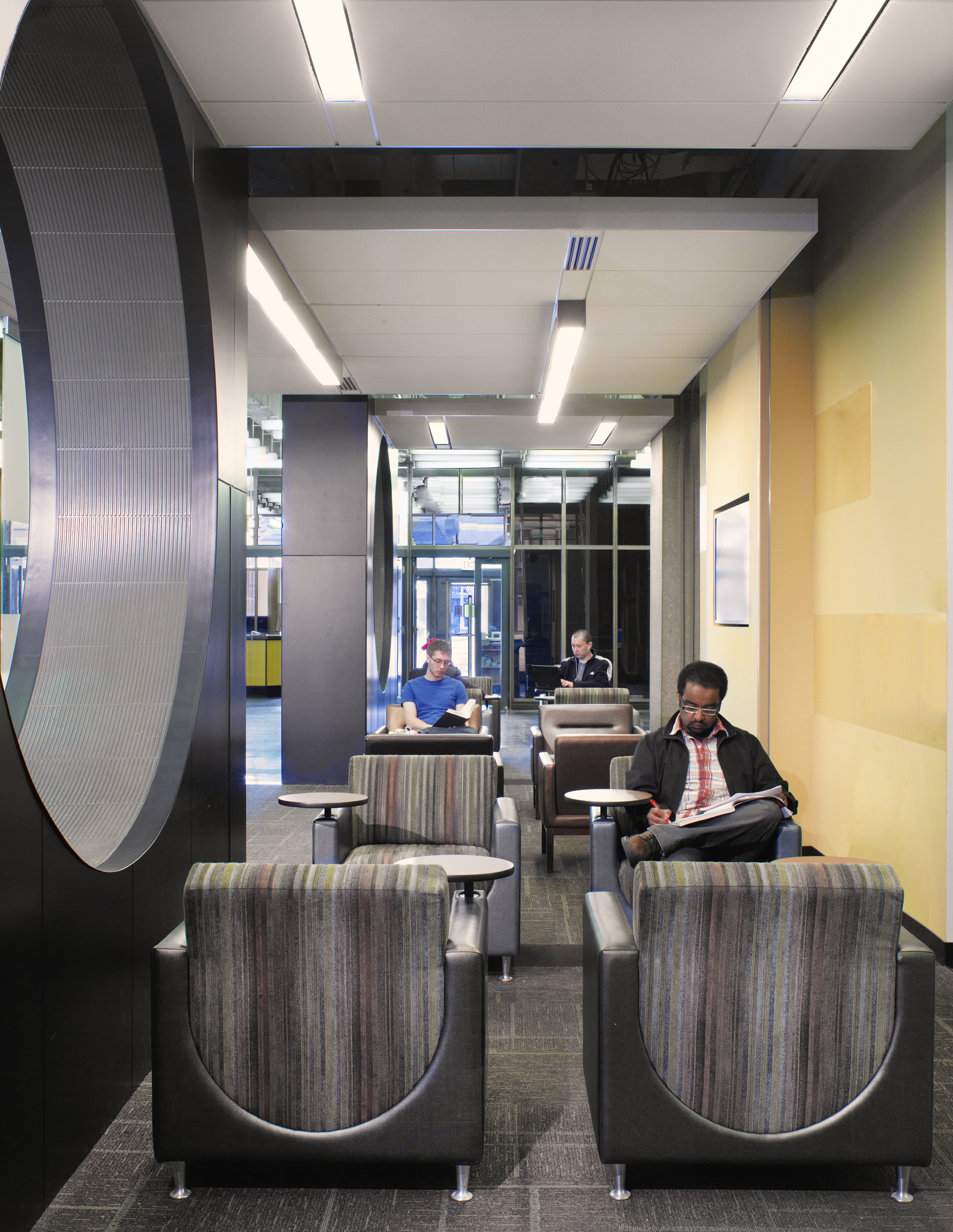 University of Illinois at Chicago Richard J. Daley Library Corridor ...