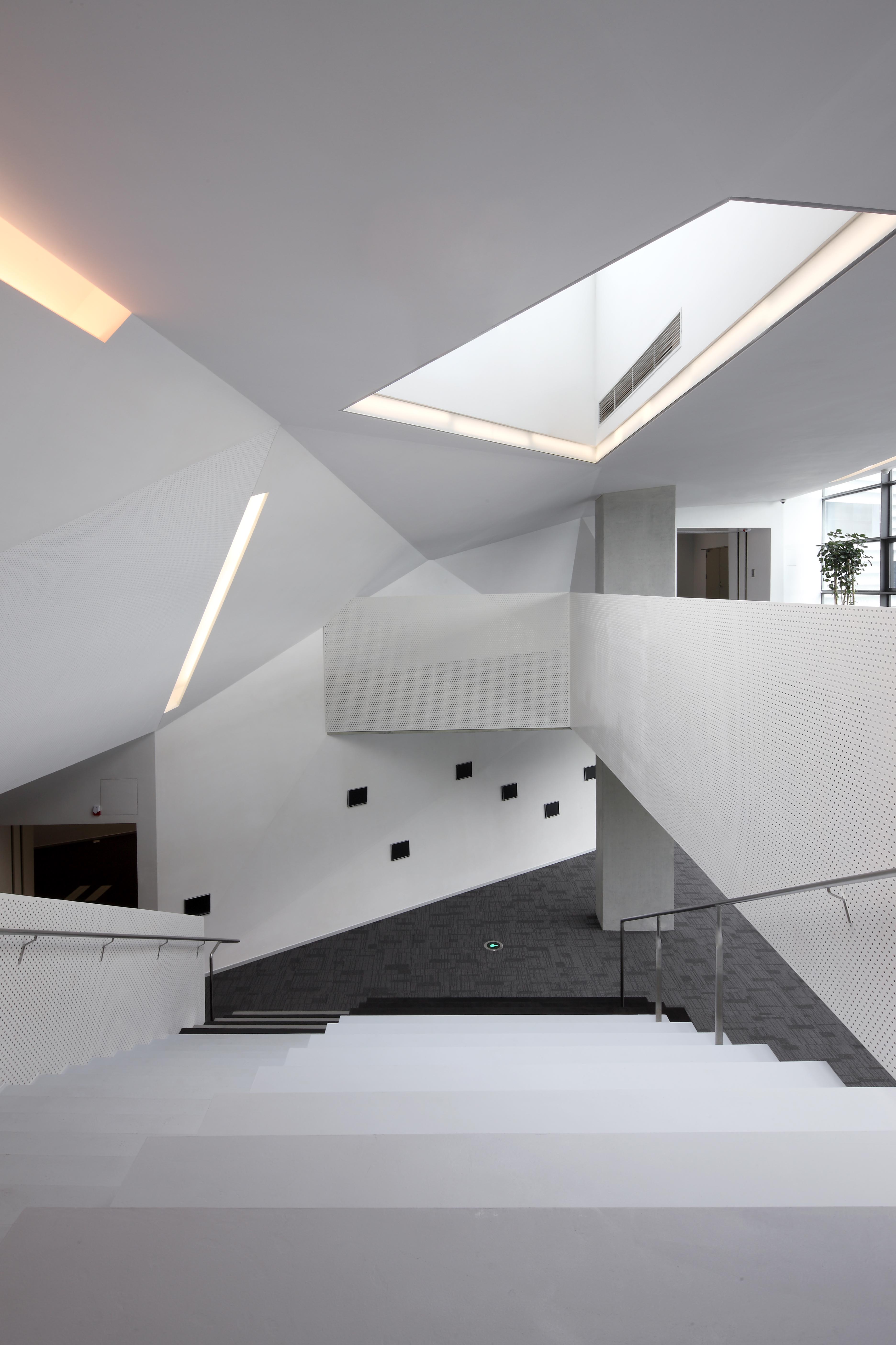 Horizontal Skyscraper / Vanke Center by Steven Holl Architects - Architizer